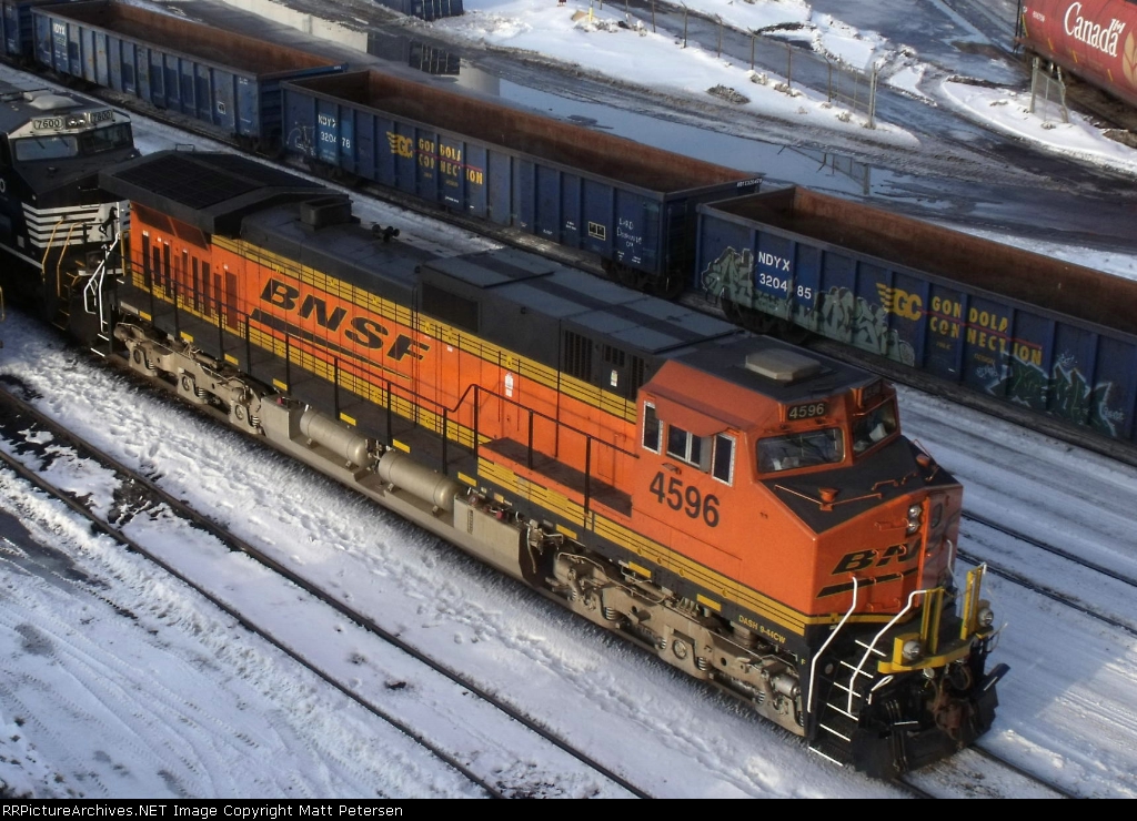 BNSF 4596